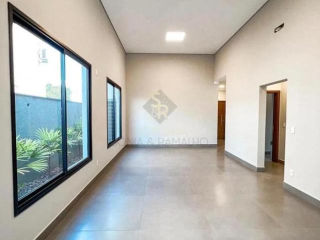 Casa térrea de alto padrão à venda com 160,00m² de área construída e 04 suítes no Condomínio Buona V