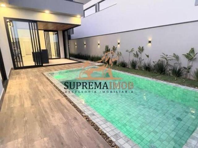 Casa térrea de Alto Padrão à venda com 220m² Condomínio Alphaville Castello