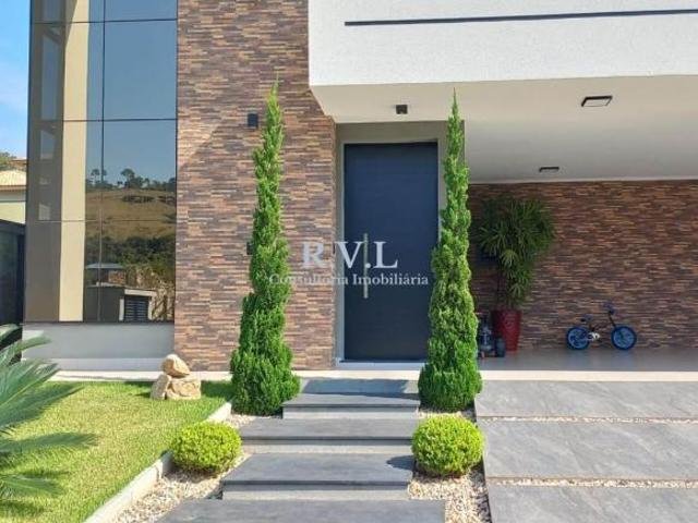 Casa térrea de alto padrão à venda em condomínio fechado em Atibaia SP
