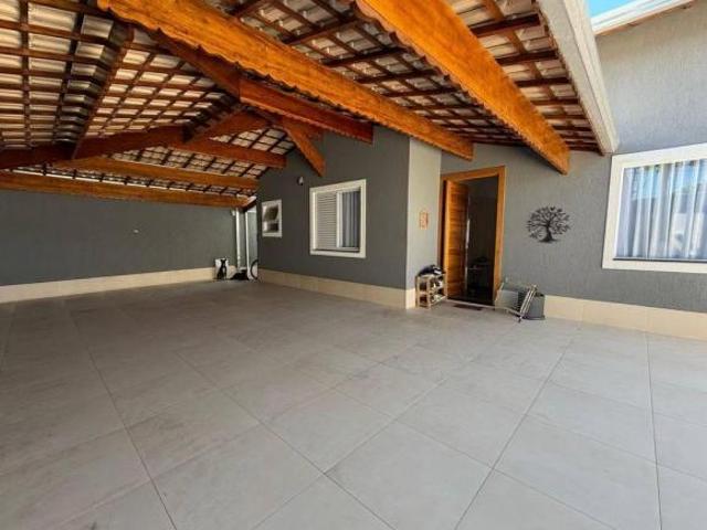 Casa Térrea de Alto Padrão com 4 Suítes à Venda em Balneário Flórida