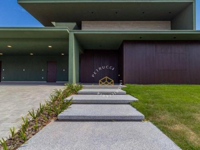 CASA TÉRREA DE ALTO PADRÃO COM 4 SUÍTES À VENDA NO CONDOMÍNIO HARAS PATENTE – JAGUARIÚNA/SP