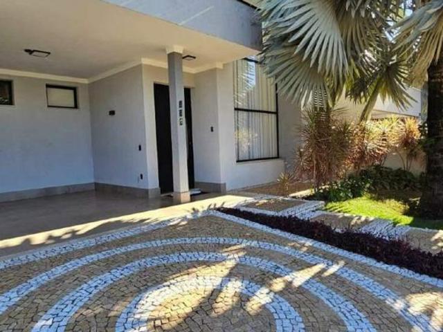Casa Térrea de Alto Padrão em Condomínio Fechado