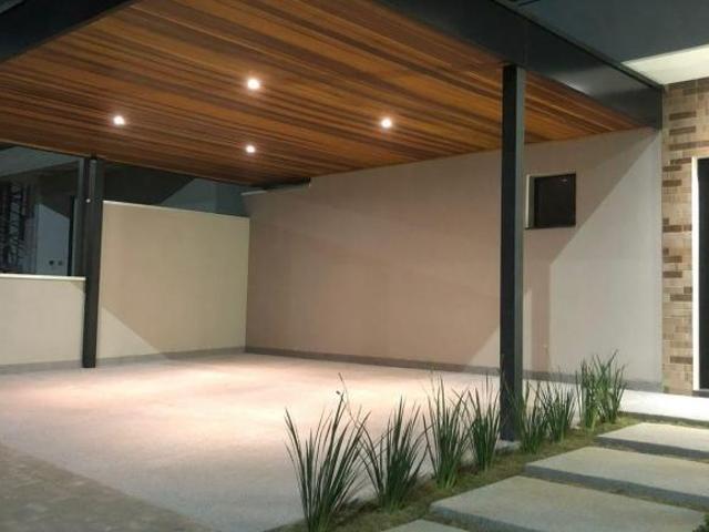 CASA TÉRREA DE ALTO PADRÃO NO CONDOMÍNIO RESERVA DO RUDÁ