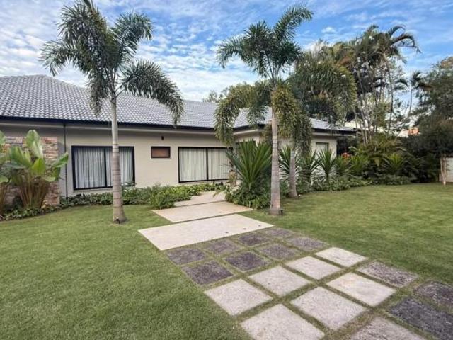 Casa Térrea de Alto Padrão | Porteira Fechada | Lago Azul Clube Residencial e Golfe | 486 m² | 4 Suí