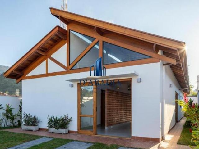 Casa Térrea de alto padrão próximo à Praia do Massaguaçu