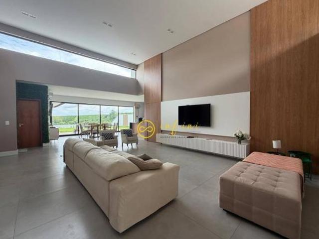 Casa Térrea de Condomínio com 4 Quartos, 299 m² aluguel por R$ 15.000/mês ou Venda por R$ 2.899.00