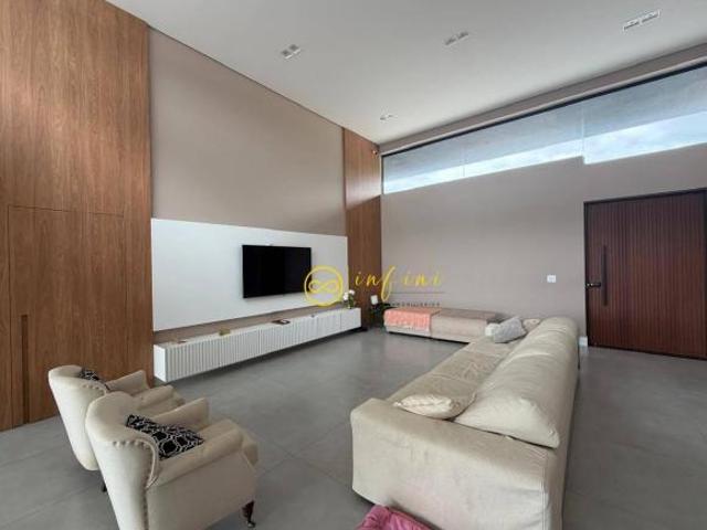 Casa Térrea de Condomínio com 4 Quartos, 299 m² aluguel por R$ 15.000/mês ou Venda por R$ 2.899.00