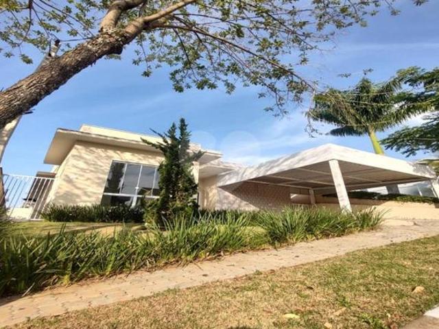 Casa térrea de condomínio em Atibaia VENDA