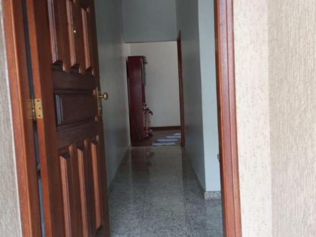 Casa térrea de Esquina na Rua Cel Leme no centro de Bragança Paulista