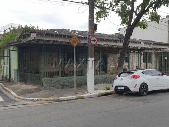 Casa Térrea de esquina, otimo para construtora, 4 vagas, 4 quartos, quintal Bairro do Bom Retiro