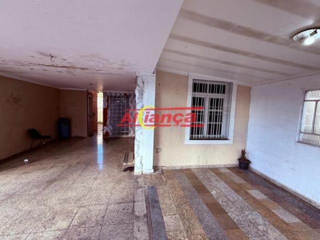 CASA TÉRREA DE ESQUINA À VENDA 245m² COM 3 QUARTOS NO GOPOUVA EM GUARULHOS/SP