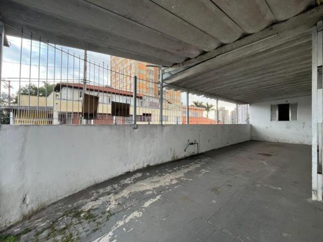 Casa Térrea de Esquina à Venda – Excelente Localização!