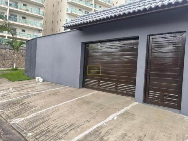 Casa térrea de esquina à venda no bairro Cidade Jardim Caraguatatuba