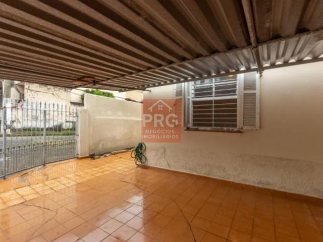 Casa Térrea de Esquina à Venda no Jardim Trussardi Excelente Potencial de Valorização!