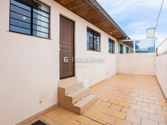 Casa térrea de esquina próximo a Francisco Derosso