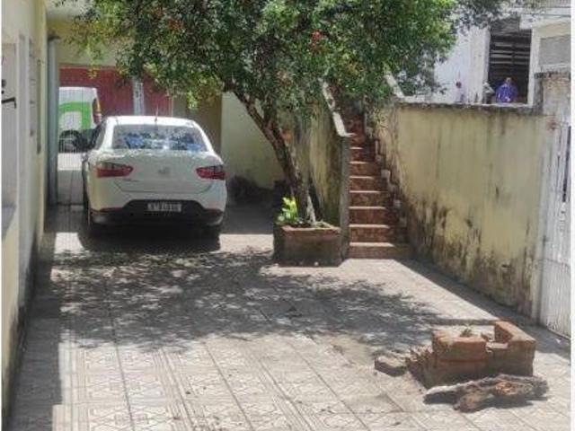 Casa térrea de esquina Vila Rosália