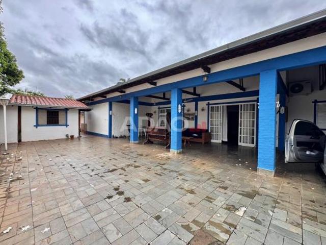 Casa Térrea de esquina 4 Quartos Setor Jaó Casa de Rua com 4 Quarto s por R$ 900000.00 no setor