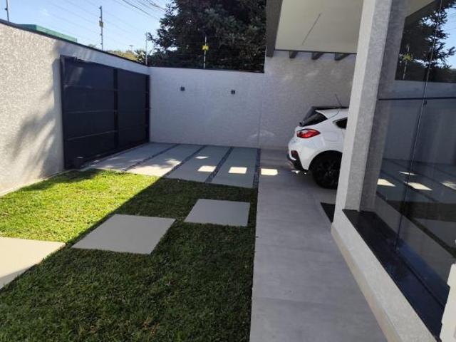 Casa Térrea de frente pra rua com 200m² no Boqueirão com Piscina