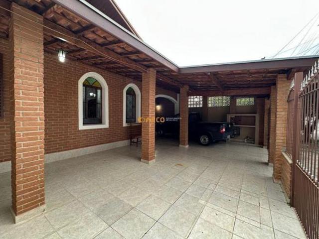 Casa Térrea de Lote Inteiro à Venda no Reserva do Bosque