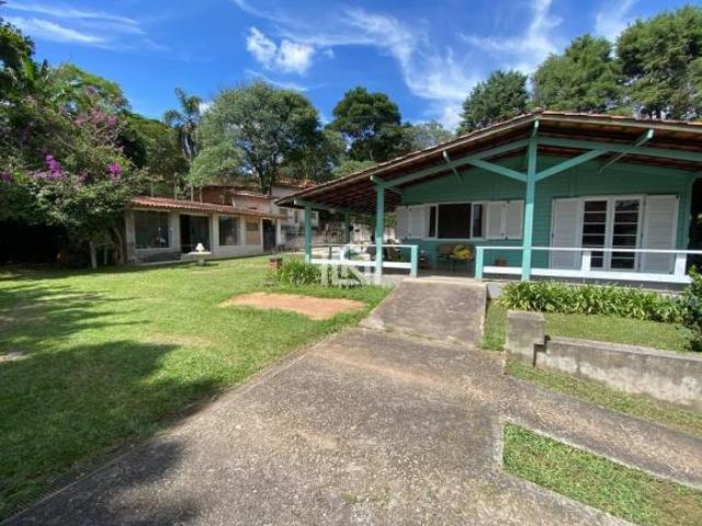 Casa térrea de madeira à venda no condomínio Colinas de Caucaia