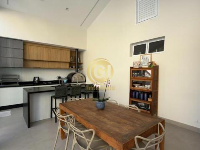 Casa térrea disponível para venda no condomínio Villa Branca l