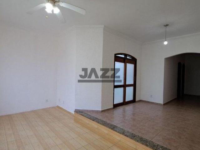 Casa térrea disponível para venda no bairro São José, em Paulínia