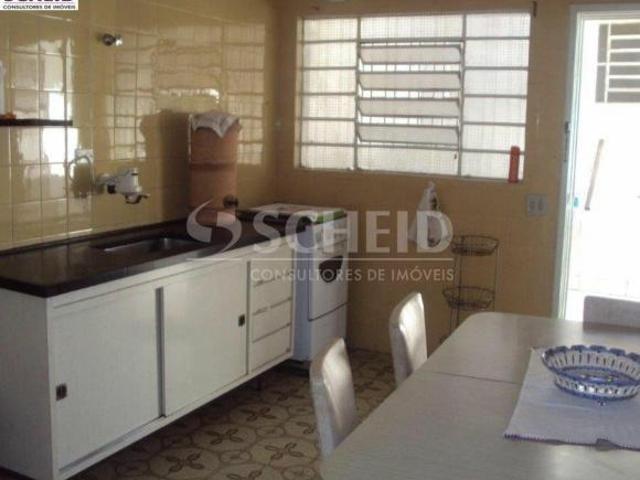 Casa térrea,edícula com cozinha,dormitório,1suíte,1 banheiro,3 vagas,entrada lateral