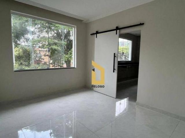 Casa Térrea Elevada | 270m² | 4 dormitórios | 2 suítes | 2 vagas | Jardim Floresta São Paulo/SP