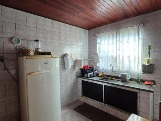 CASA TERREA EM TERRENO AMPLO E PLANO COM 2 QUARTOS MAIS 2 CASAS SIMPLES, PARA REFORMA NO JARDIM DO L