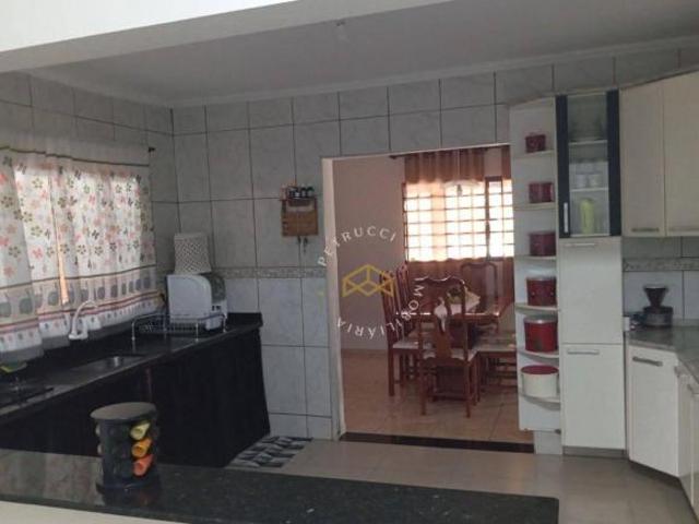 CASA TÉRREA EM TERRENO DE 1.000M² COM ÓTIMA LOCALIZAÇÃO