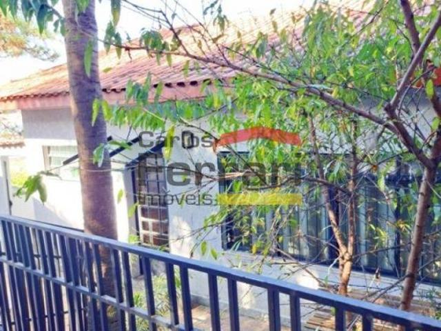 Casa Térrea em VILA ISOLINA MAZZEI, com 2 quartos, 2 vagas e quintal com churras