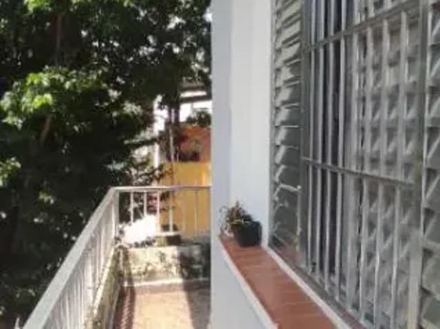 Casa térrea em aclive