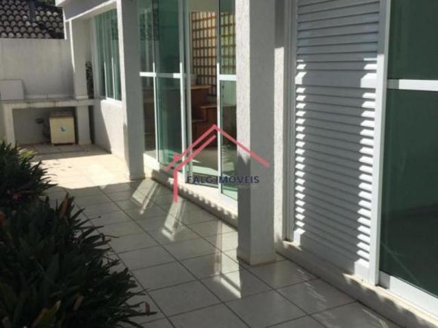 Casa térrea em Alphaville: 3 quartos, 2 suíte, 1 com com closet, churrasqueira, ofurô, sauna e mais!