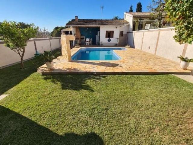 Casa térrea em Atibaia próximo a Al. Lucas Nogueira Garcez, piscina área gourmet, edícula