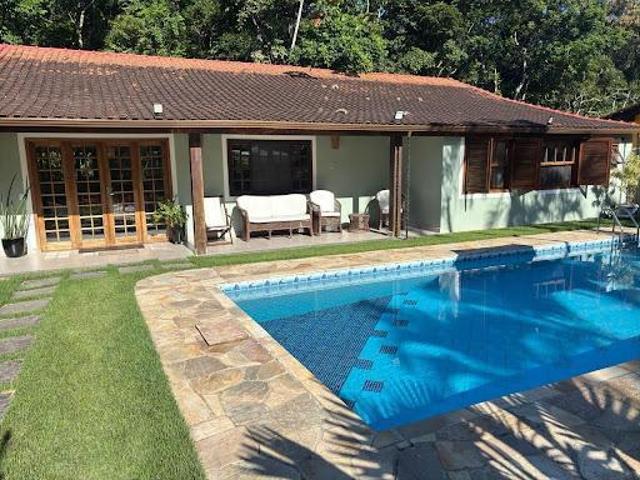 Casa Térrea em Condomínio na Praia de Boracéia II | Piscina Privativa e Espaço Gourmet Completo