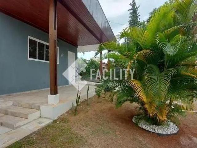 Casa térrea em condomínio na região do Alphaville Campinas