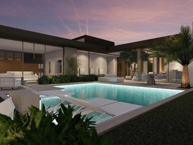 Casa Térrea em Condomínio no Campos do Jordão, 04 Suítes, 06 Vagas, Piscina Privativa, Lamenha Peque