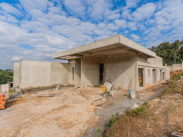 Casa Térrea em Condomínio no Campos do Jordão, 04 Suítes, 06 Vagas, Piscina Privativa, Santa Felicid