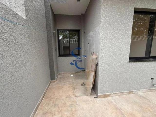 Casa térrea em condomínio no Umbará