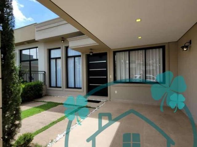 Casa térrea em condomínio ótima localização 3 dorm 1 suíte, com planejados, cozinha e área gourm