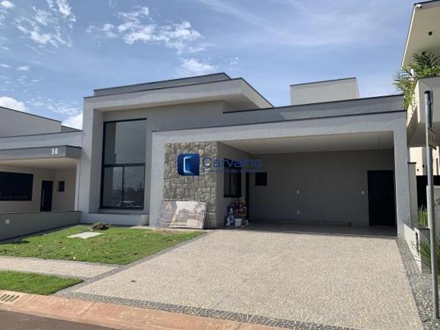Casa térrea em Condomínio à Venda com 3 suítes, 193m² em Paulina SP