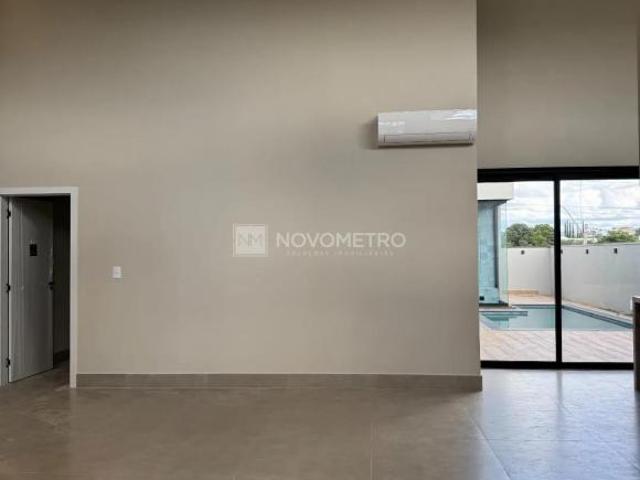 Casa terrea em Condominio à venda no Residencial Santorini Paulínia 336M²– 4 suítes, piscina e alto