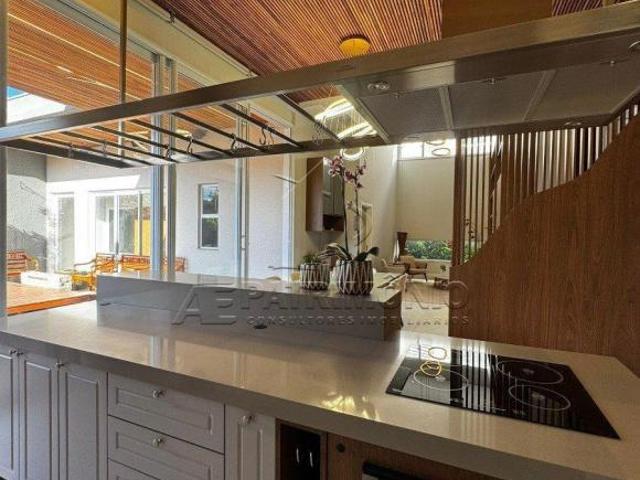 CASA TERREA EM CONDOMINIO COM 4 SUITES, PORTEIRA FECHADA