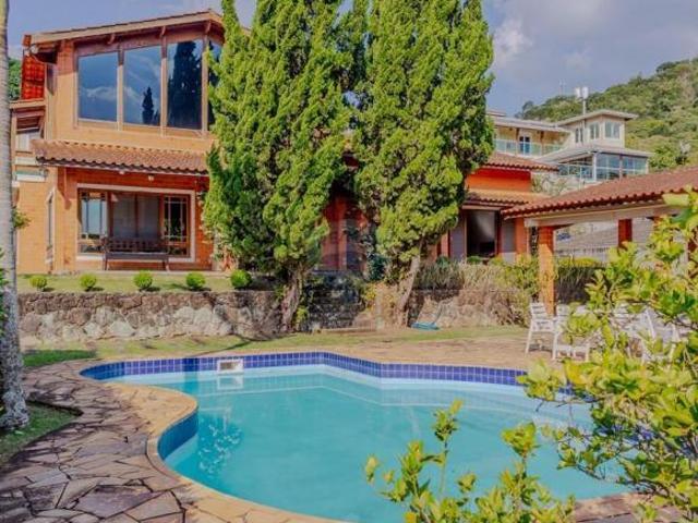 Casa térrea em condominio com 5 dormitórios 1 suite master Atibaia SP
