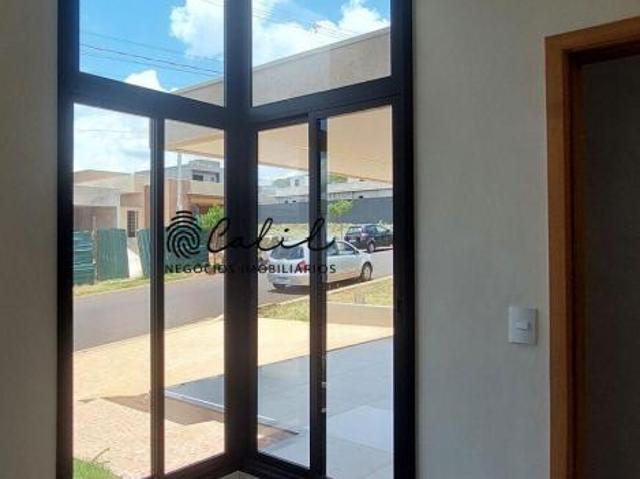 Casa térrea em condomínio com 186 m² por R$ 1.350.000,00