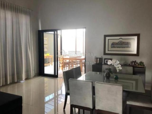 Casa térrea em condomínio com 3 Dormitórios no Gaivota II