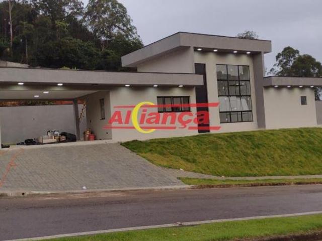 Casa térrea em condomínio com 3 dormitórios, piscina e área gourmet em Atibaia