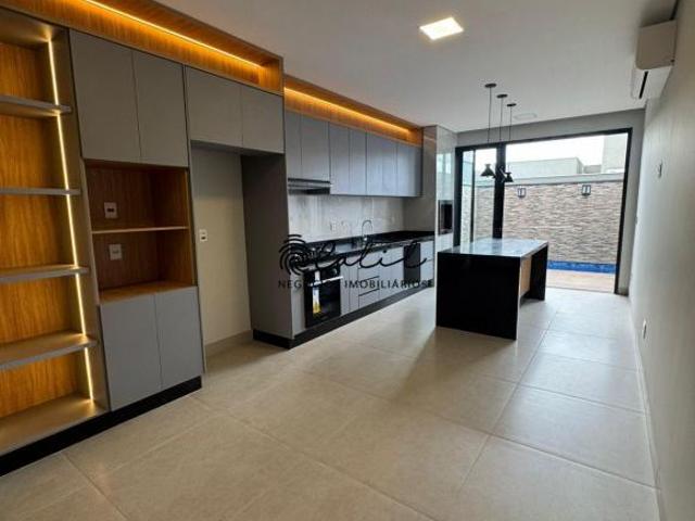 Casa térrea em condomínio com 3 suítes e piscina aquecida! R$ 1.350.000,00