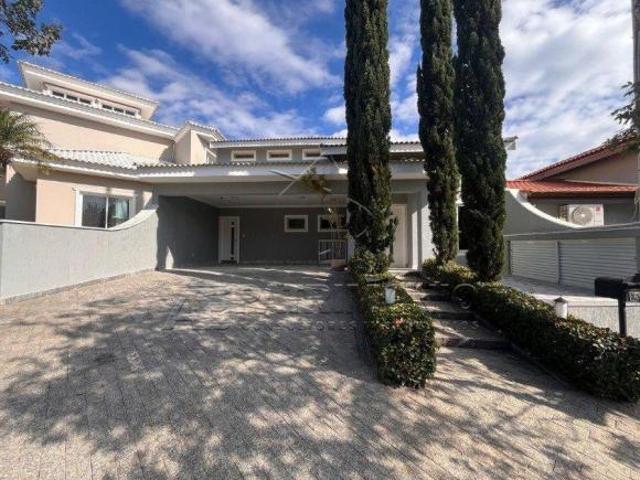 CASA TERREA EM CONDOMINIO COM 3 SUITES SENDO 1 HIDRO GRANJA OLGA II