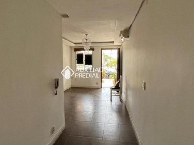 Casa térrea em condomínio com infraestrutura completa!